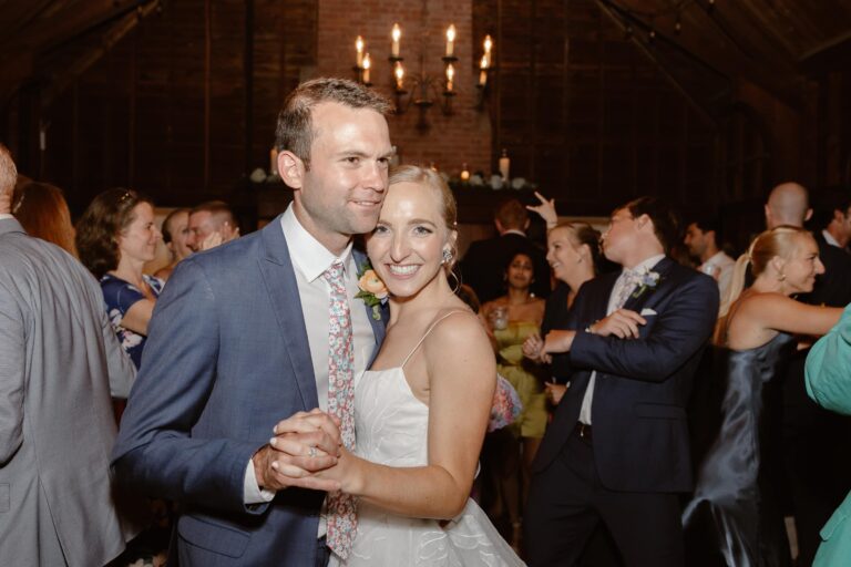 Chatham Beach & Tennis Club Wedding - tessaklingensmith.com